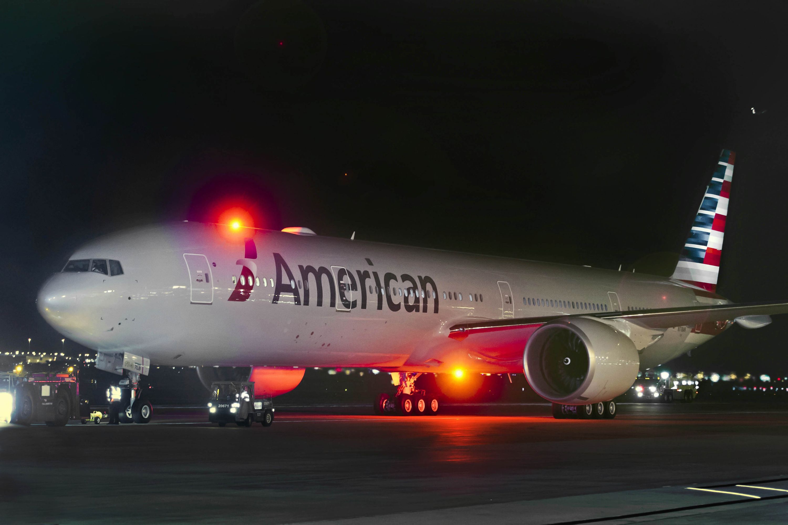 American B777-300ER | SUPERADRIANME.com