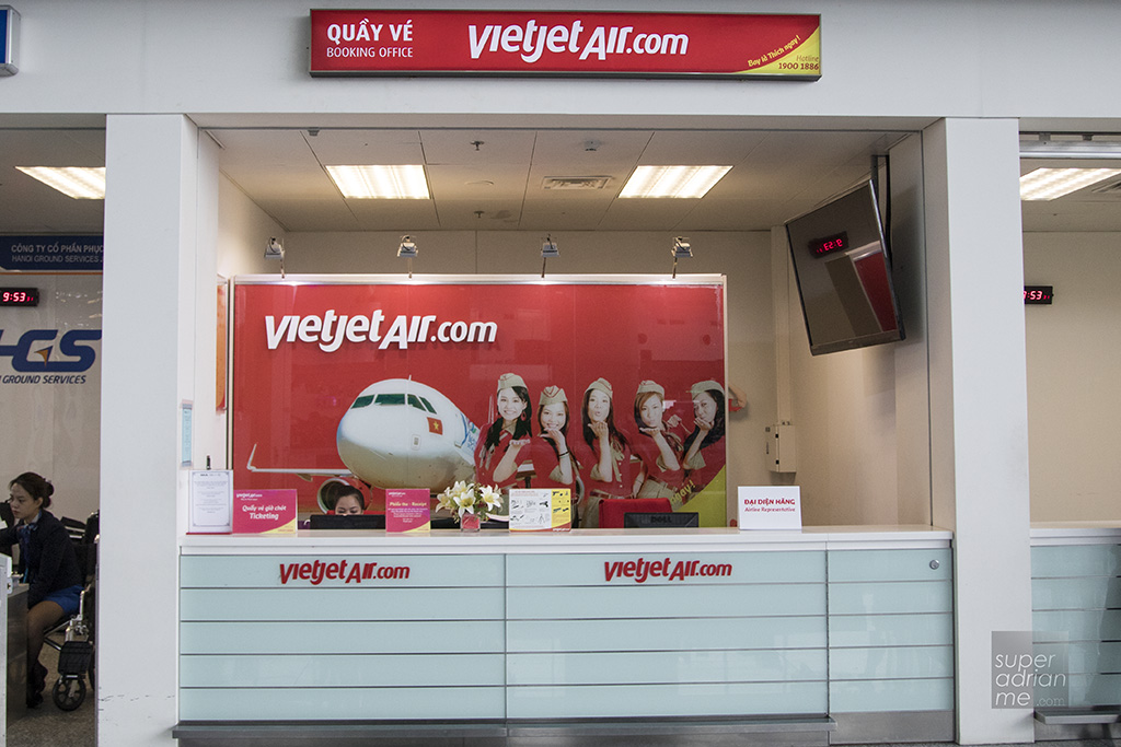 Vietjet Air Booking Office at Hanoi Noi Bai Airport | SUPERADRIANME.com