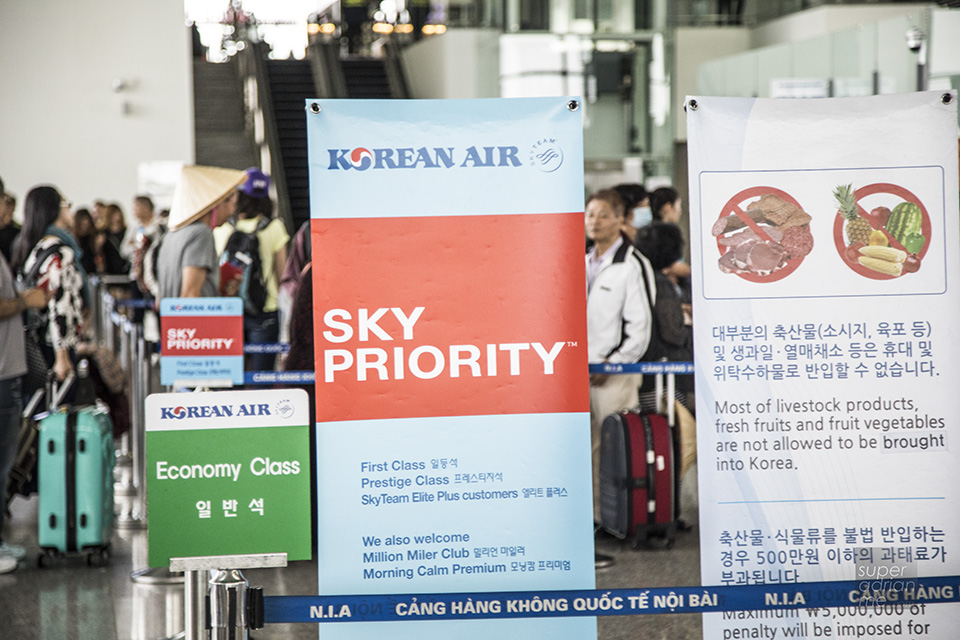 Korean Air Sky Priority and Check in Counter at Hanoi Noi Bai Airport ...