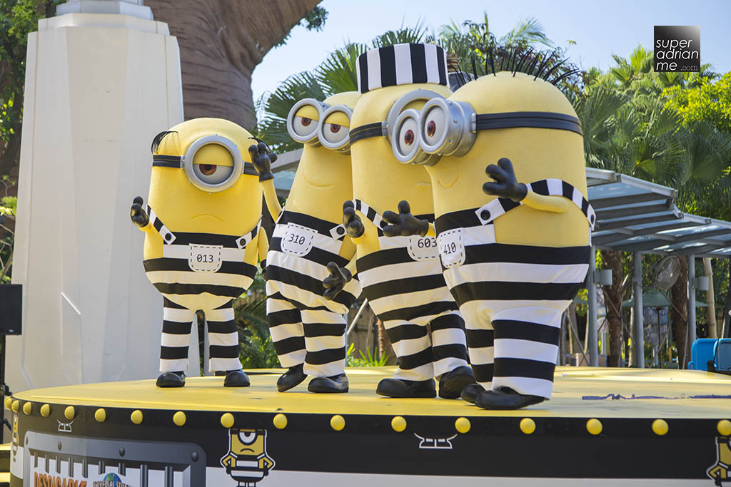 Despicable-Me-Breakout-Party-Minions-in-Jail-Uniform | SUPERADRIANME.com