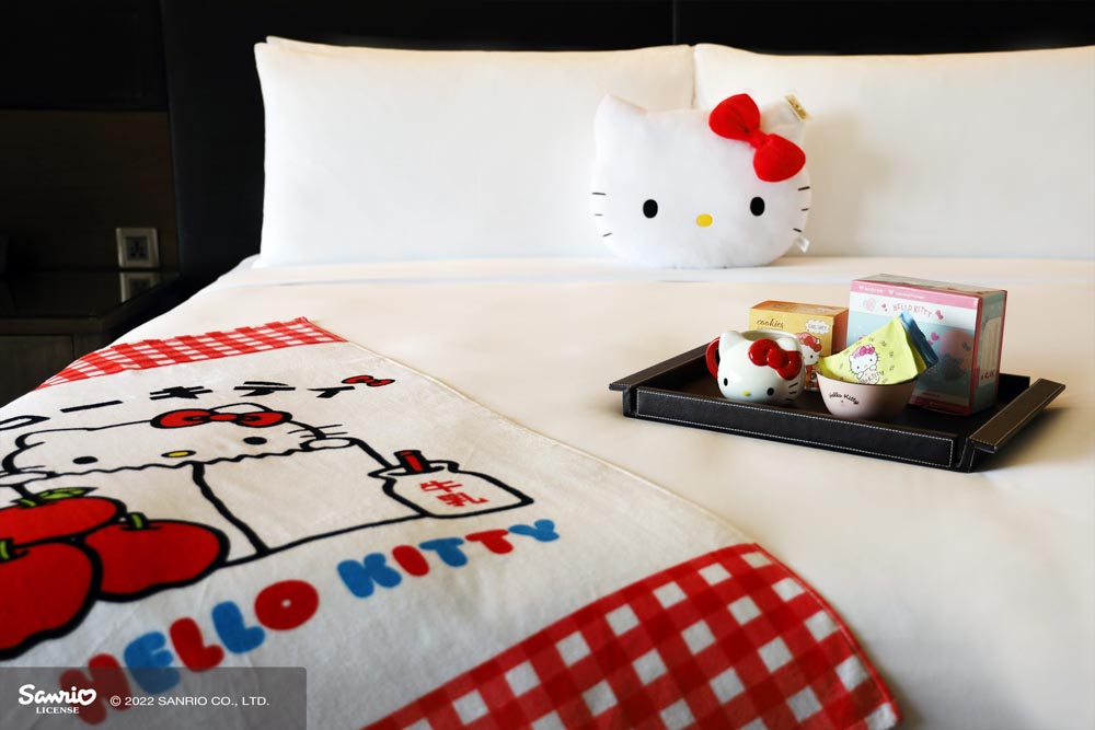 Group – Hello Kitty x Fairmont Singapore | SUPERADRIANME.com