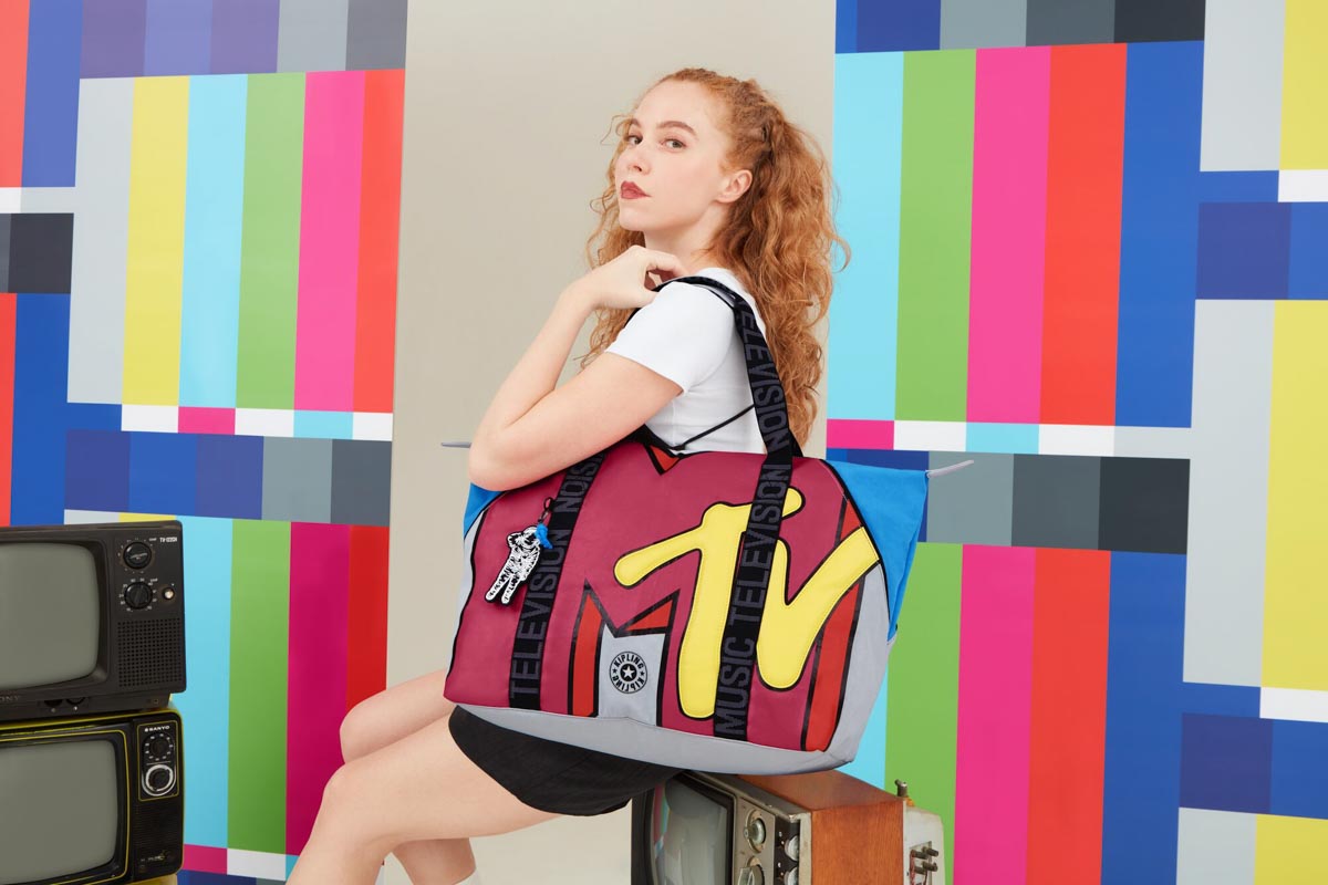 Need these Eye-Catching Bags for your Next Vacation | SUPERADRIANME.com