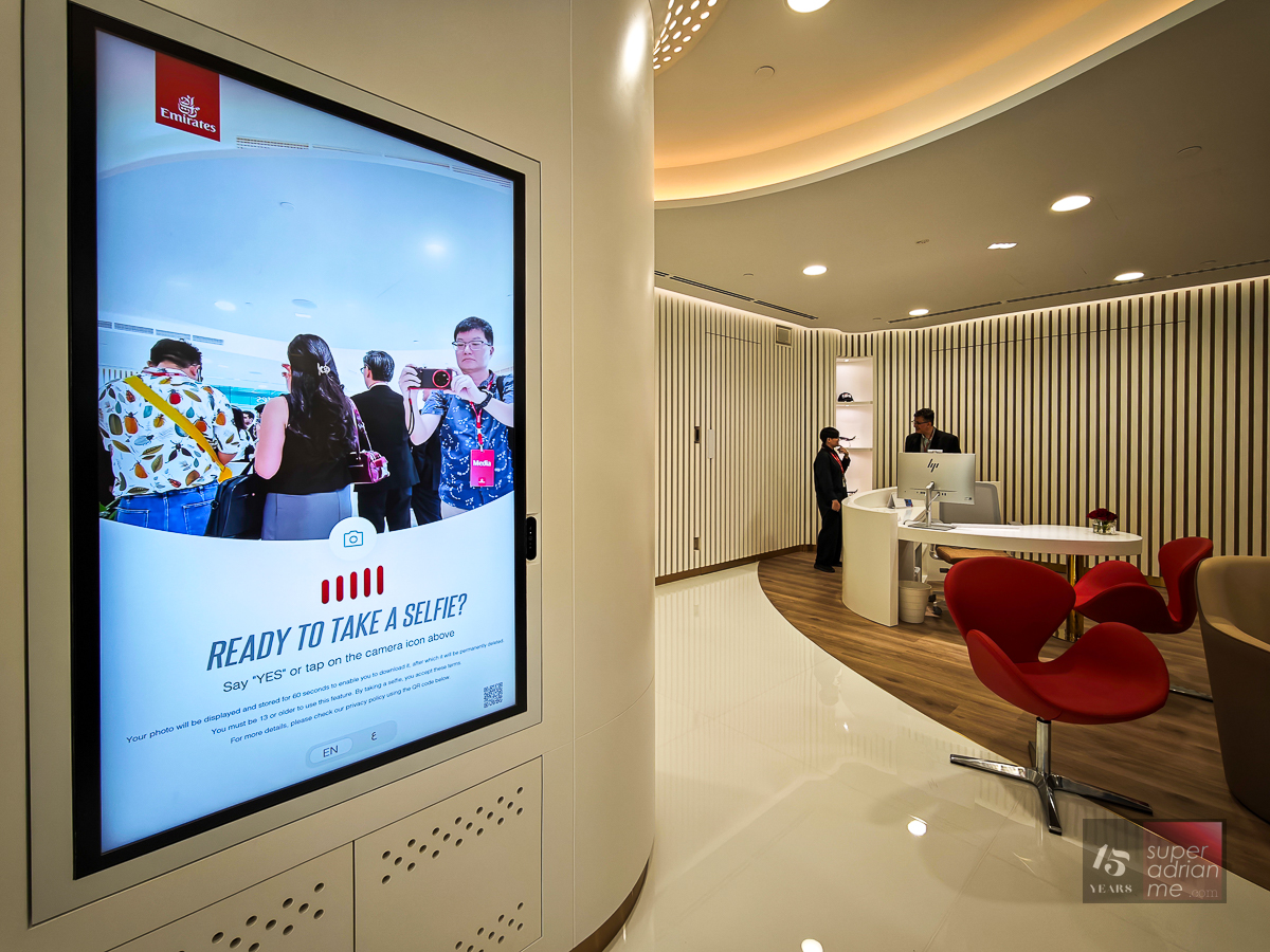 Emirates Singapore Retail Store -105124 | SUPERADRIANME.com