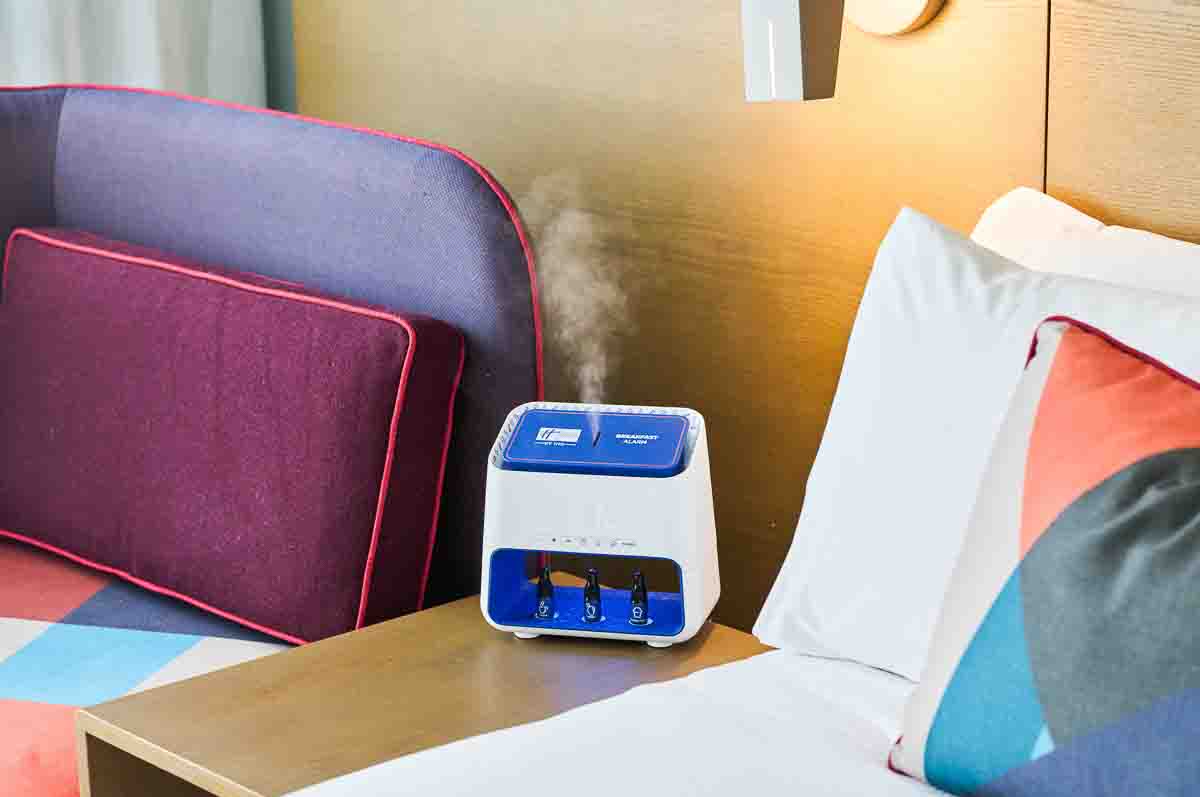 Holiday inn Express launches Breakfast Alarm Clock that uses Scents ...