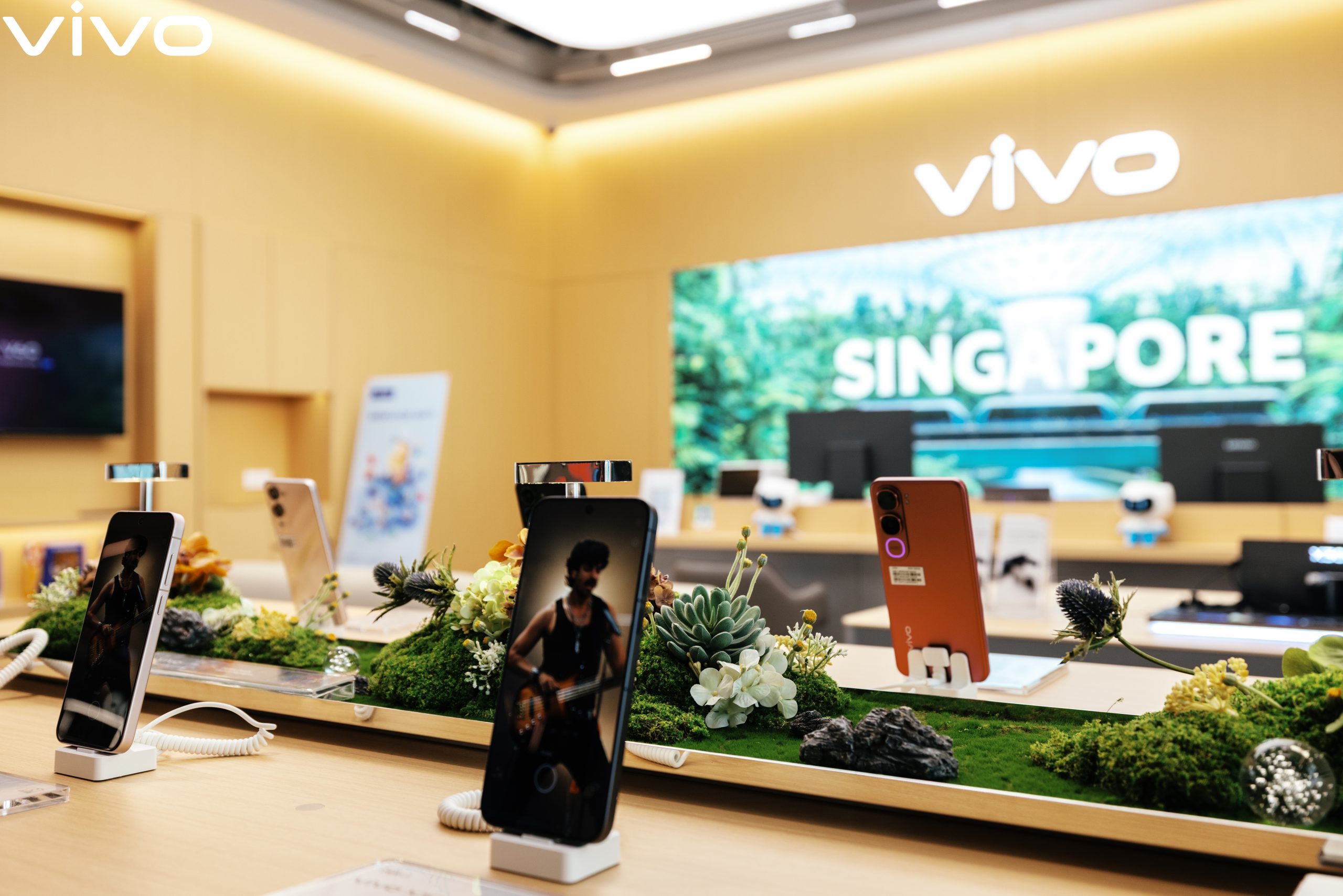 vivo Experience Store at 313@somerset | SUPERADRIANME.com